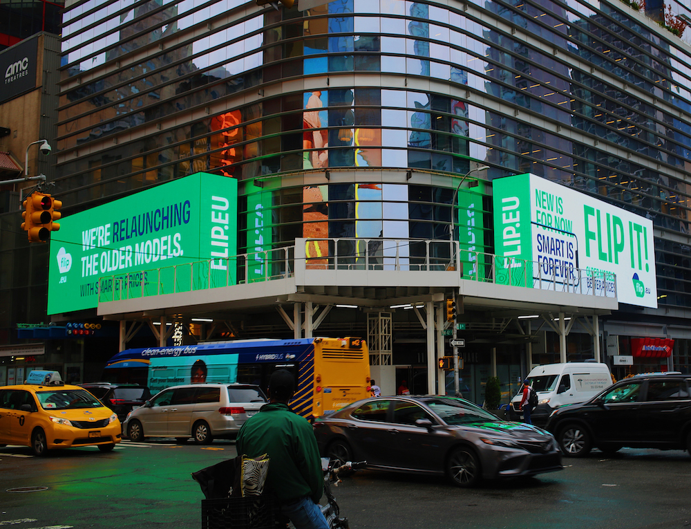 Romanian startup Flip.ro uses US launch of the new iPhone to promote refurbished smartphones ...